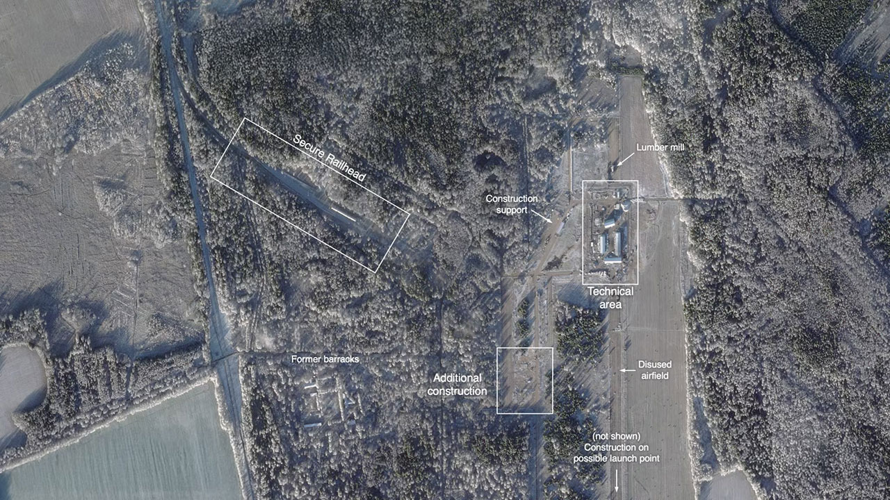 U.S. Analysts Identify the “Oreshnik” Ballistic System in Eastern ...